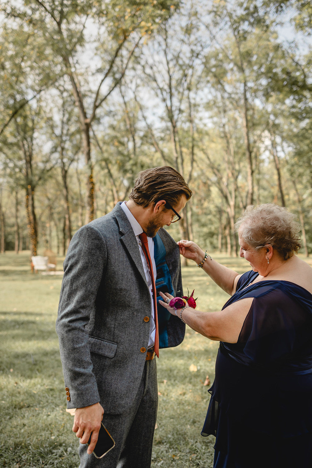 BEKAH + TONY // a colorful + carefree woodsy wedding at Lost Hill Lake ...