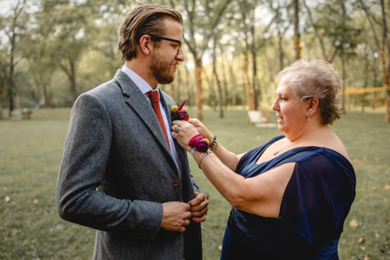 BEKAH + TONY // a colorful + carefree woodsy wedding at Lost Hill Lake ...