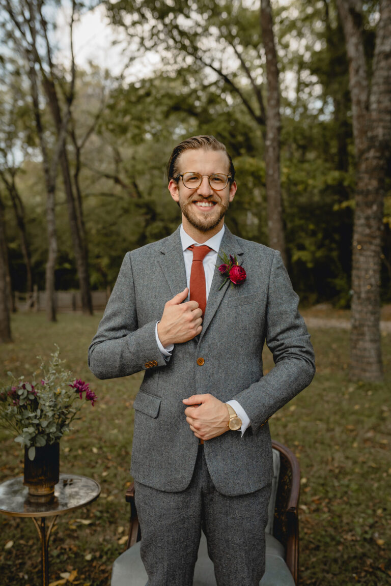 BEKAH + TONY // a colorful + carefree woodsy wedding at Lost Hill Lake ...