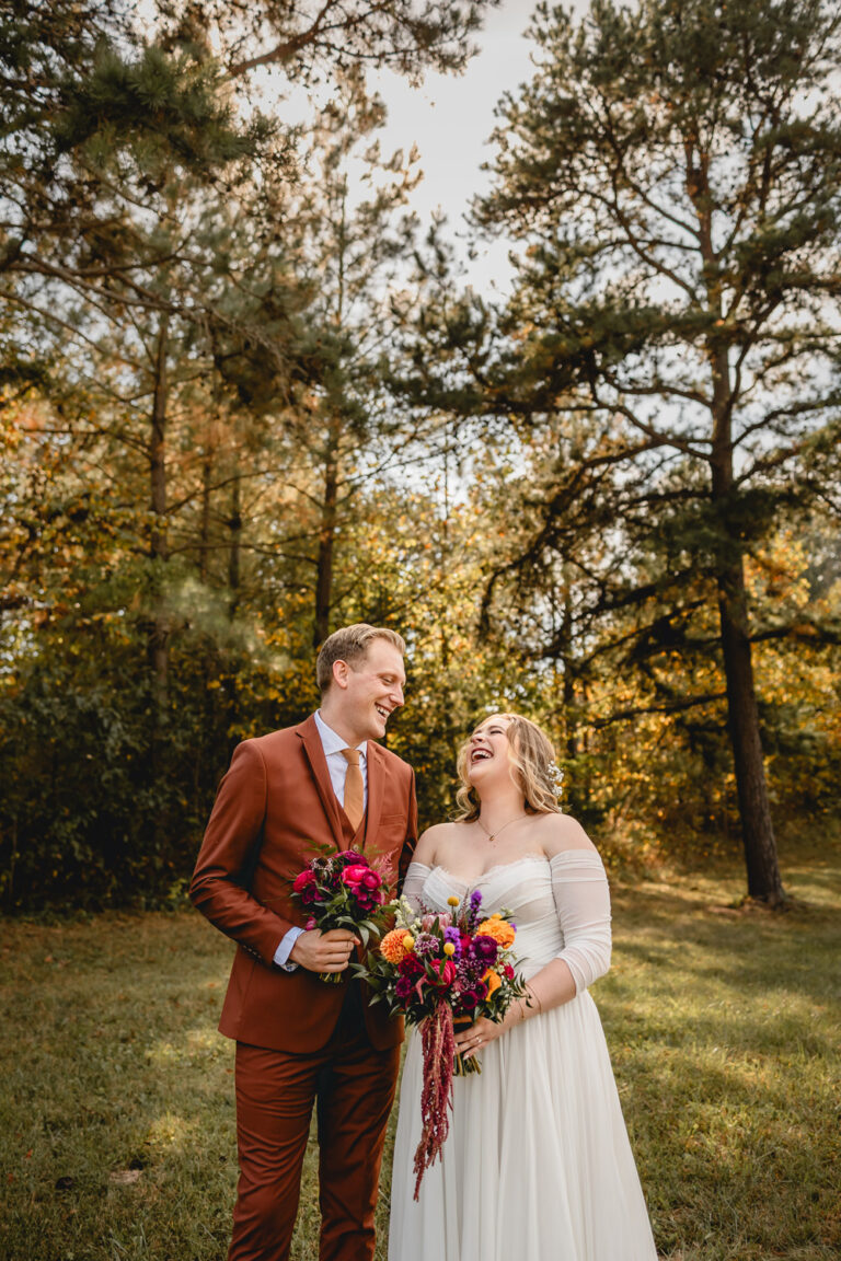 BEKAH + TONY // a colorful + carefree woodsy wedding at Lost Hill Lake ...
