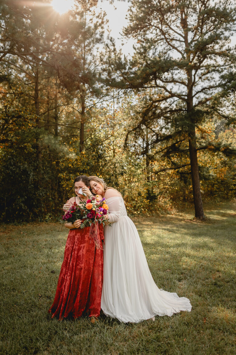 BEKAH + TONY // a colorful + carefree woodsy wedding at Lost Hill Lake ...