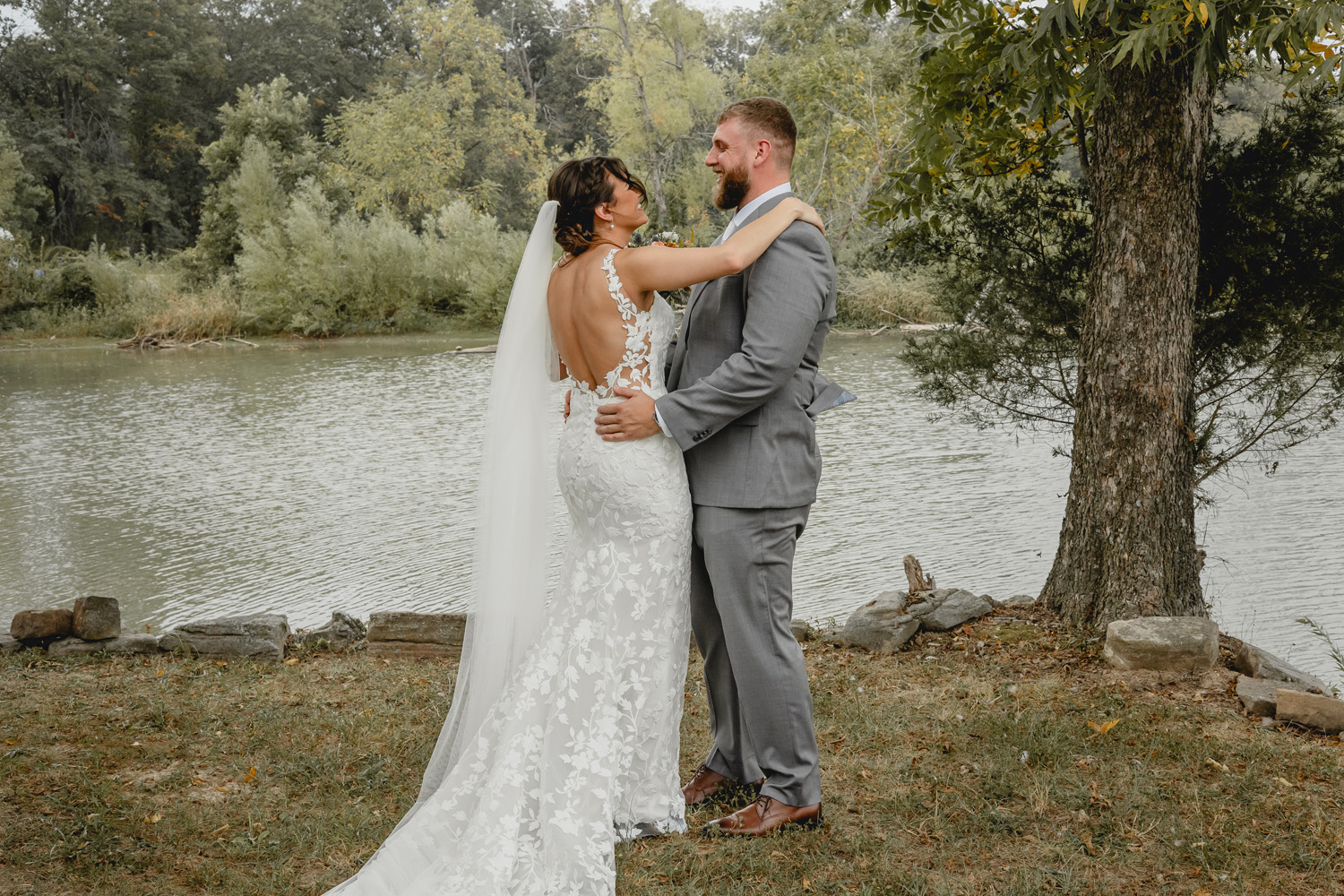 ERIK + ALEXA // an intimate, warm fall wedding at Lost Hill Lake ...